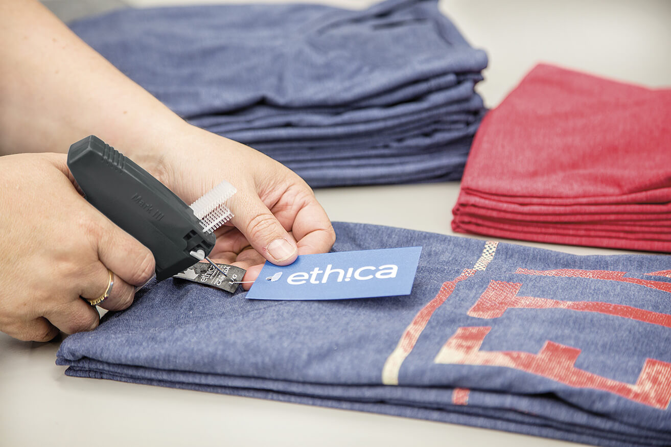 WHAT SETS US APART - Attraction