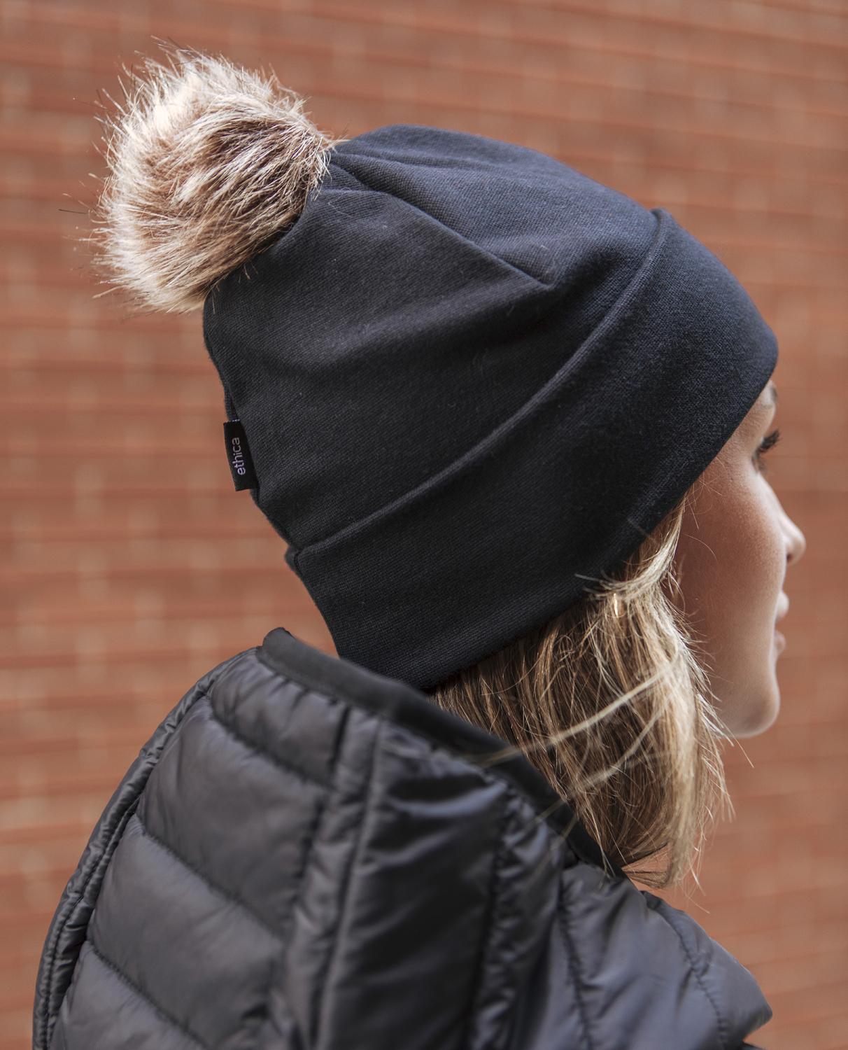 100018U - Unisex pom pom toque - Attraction